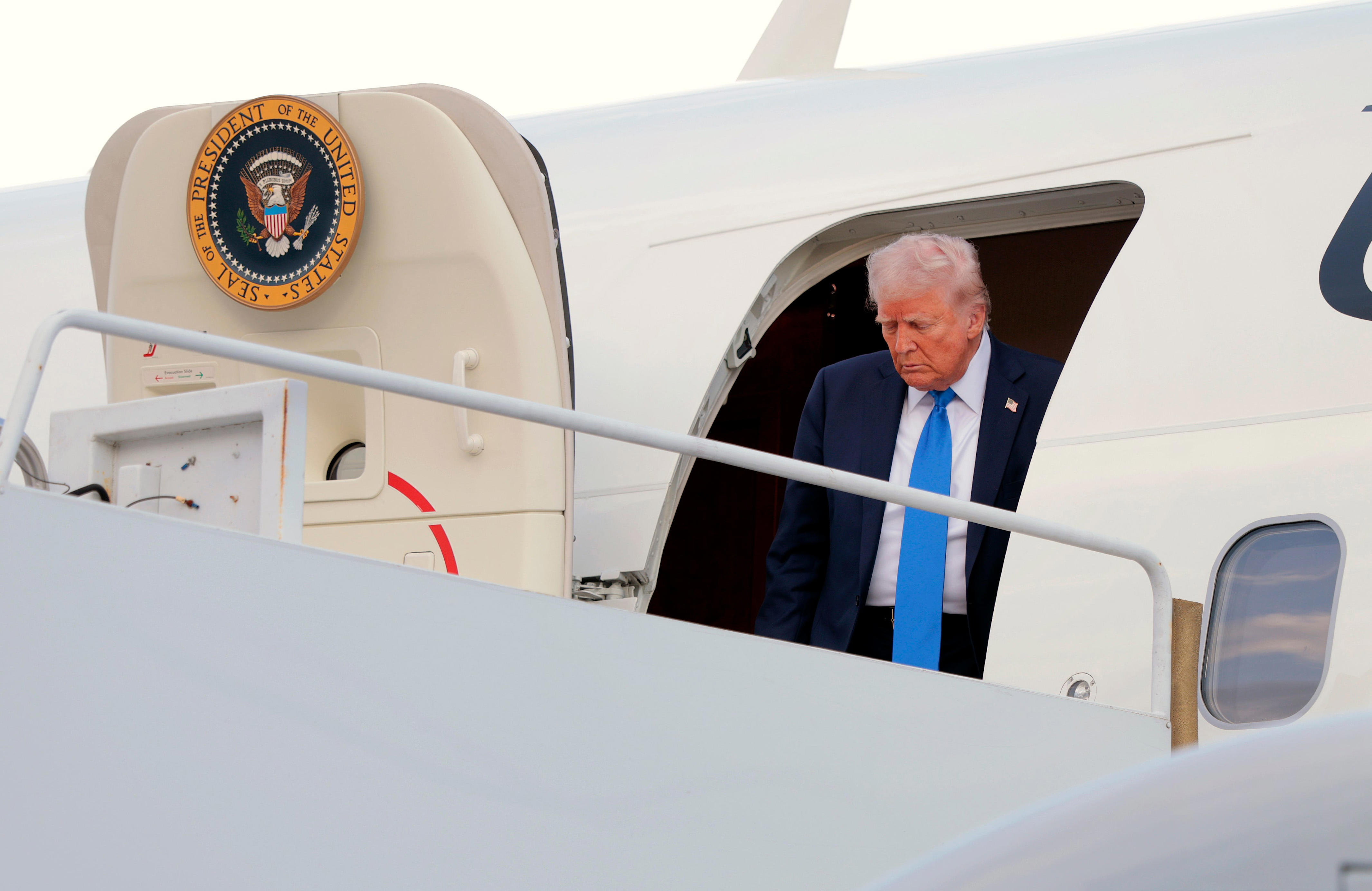 See the US's presidential aircraft fleet that Trump wants to add to ...