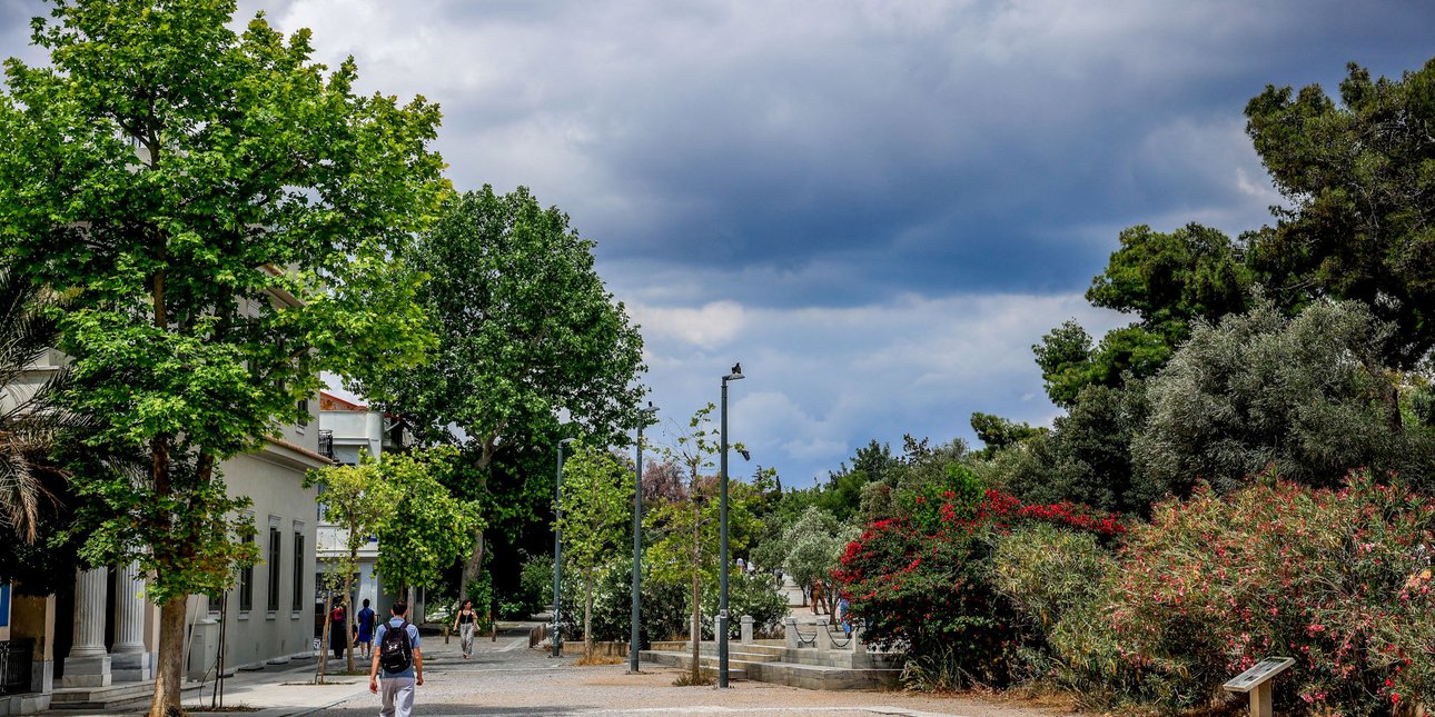 Καιρός: Επιμένει το... φθινόπωρο με νεφώσεις, βροχές και καταιγίδες ...