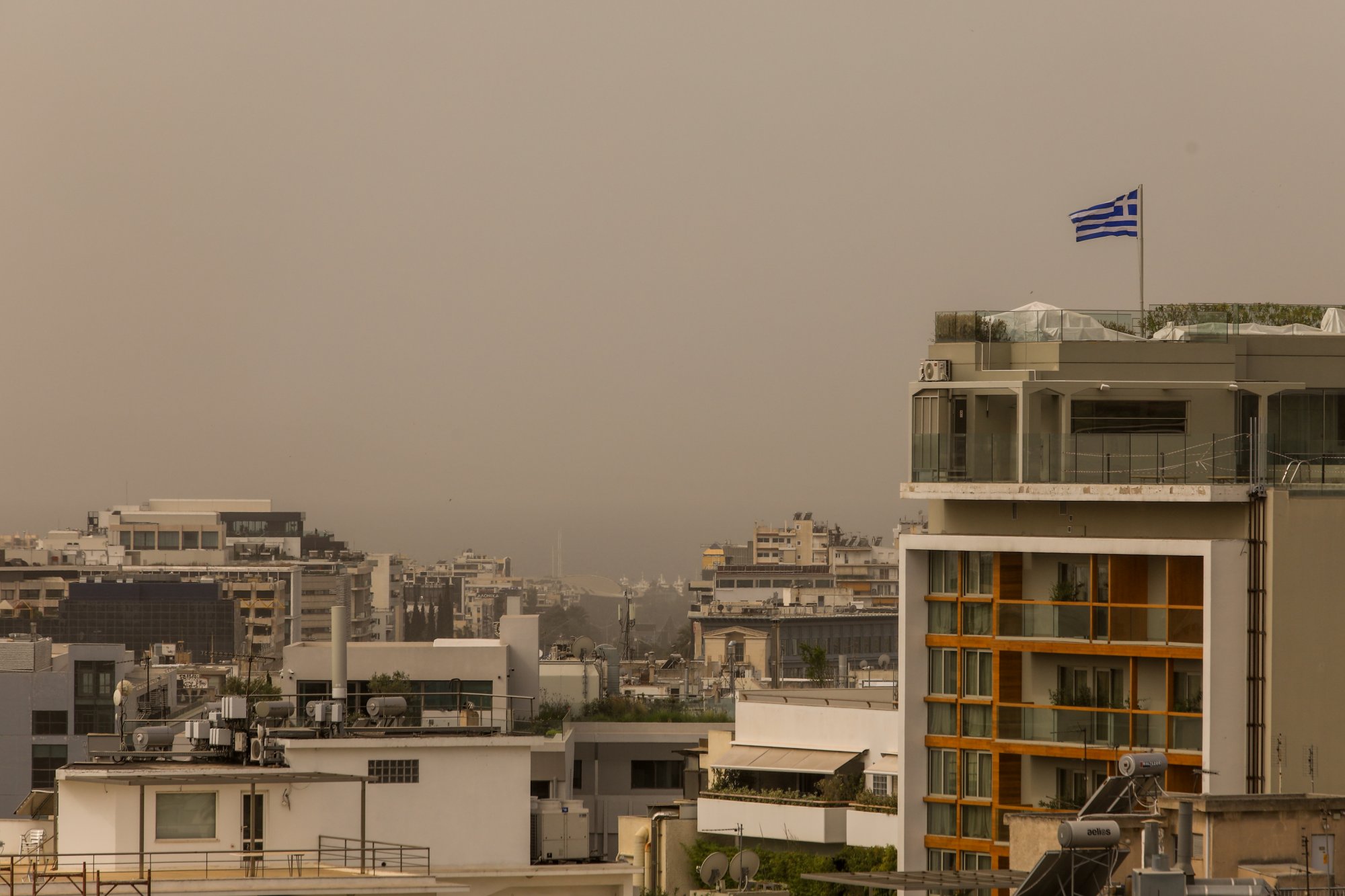 Έρχεται νέα κακοκαιρία: Σε δύο «στρατόπεδα» η χώρα, πότε φτιάχνει ο καιρός
