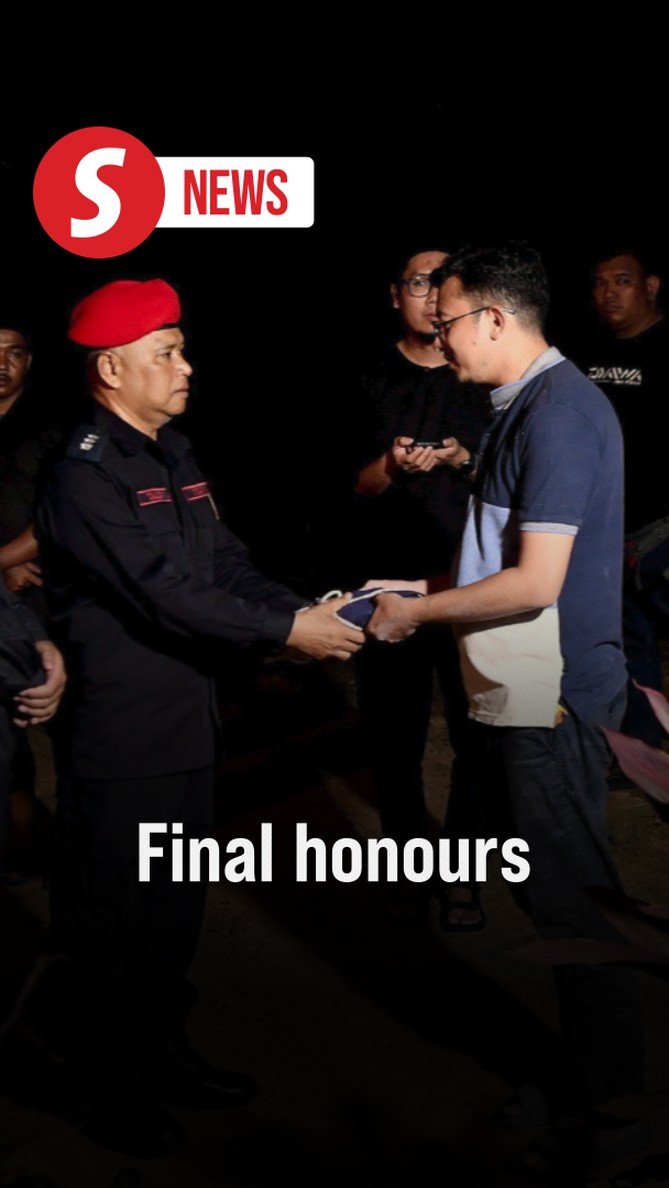 Police honour 9 FRU members killed in lorry crash with full ceremonial ...