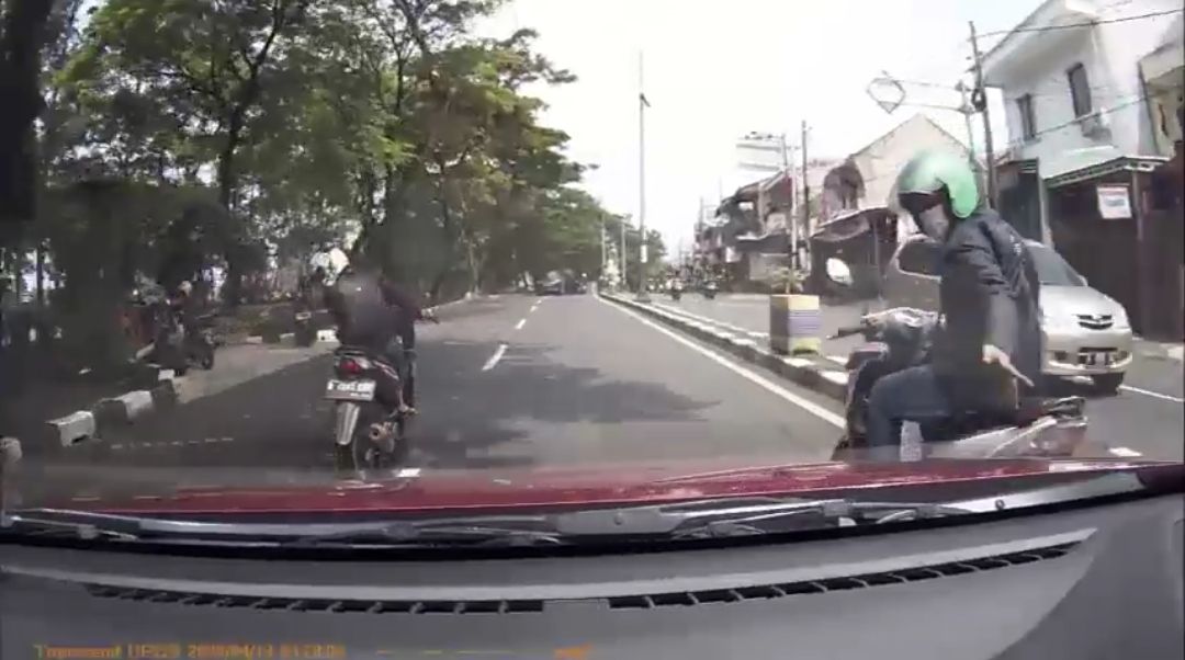 Modus Kejahatan Ban Mobil Kempes Kembali Terjadi, Lakukan Ini