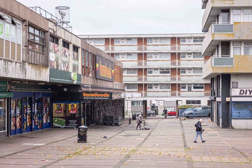 Food worth more than £900 stolen in crime spree at Coventry Farmfoods