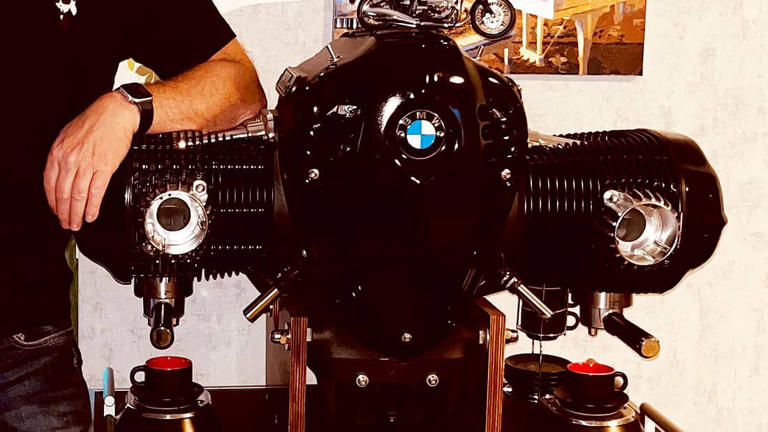 Siebträger-Kaffeemaschine aus BMW R 18 Boxer-Motor: Vom Boxer zum Espresso