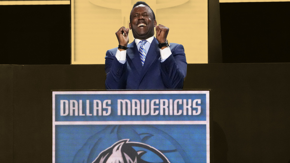 "Are you kidding me? The Dallas Mavericks?" - Zach Lowe tells the ...