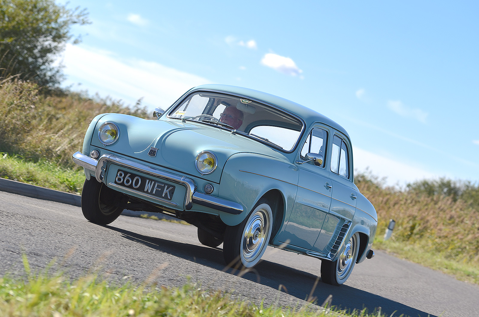 24 totaal charmante auto's