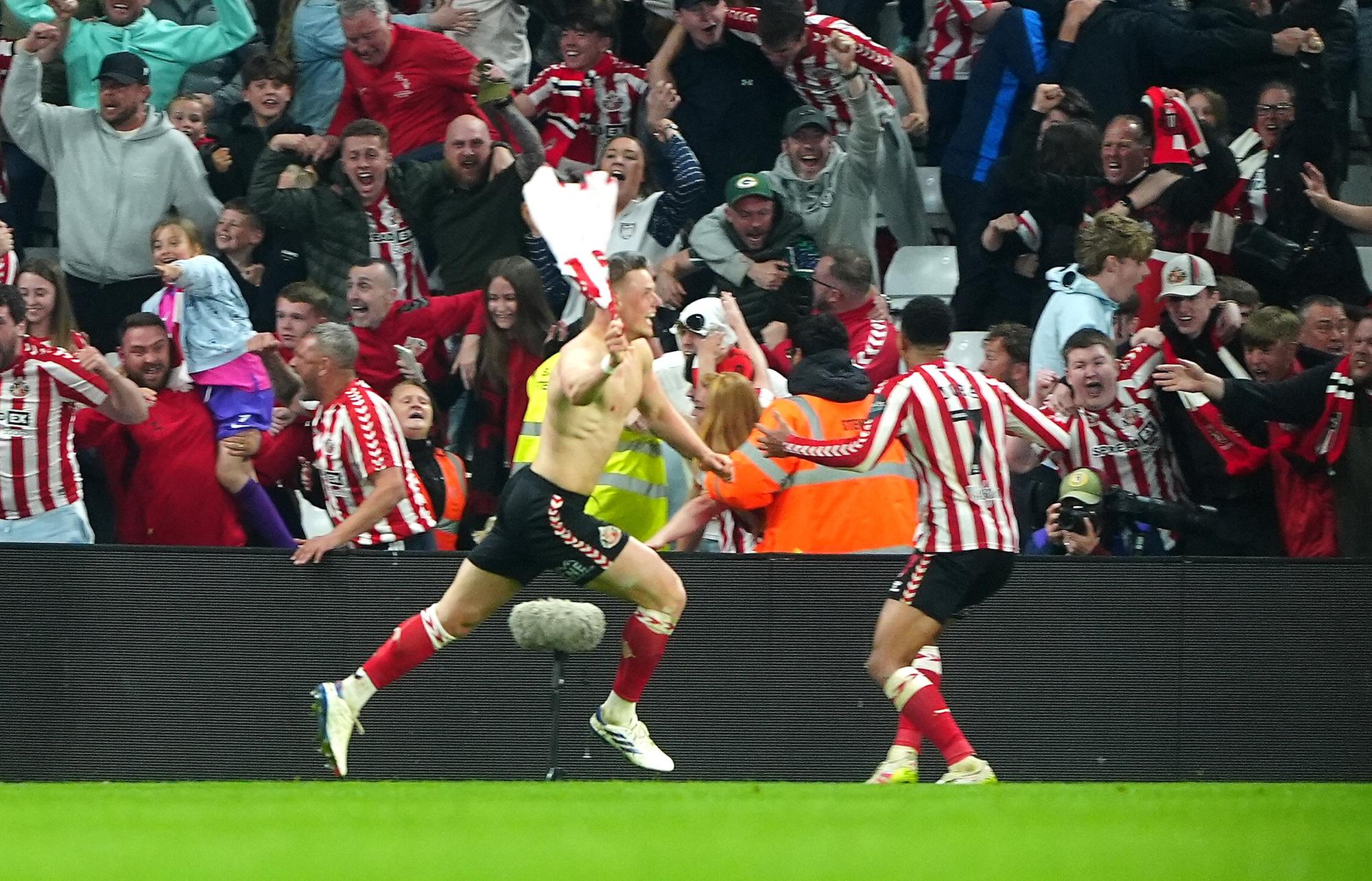 WATCH: 'Limbs' and top off after brilliant Dan Ballard 122nd-minute ...