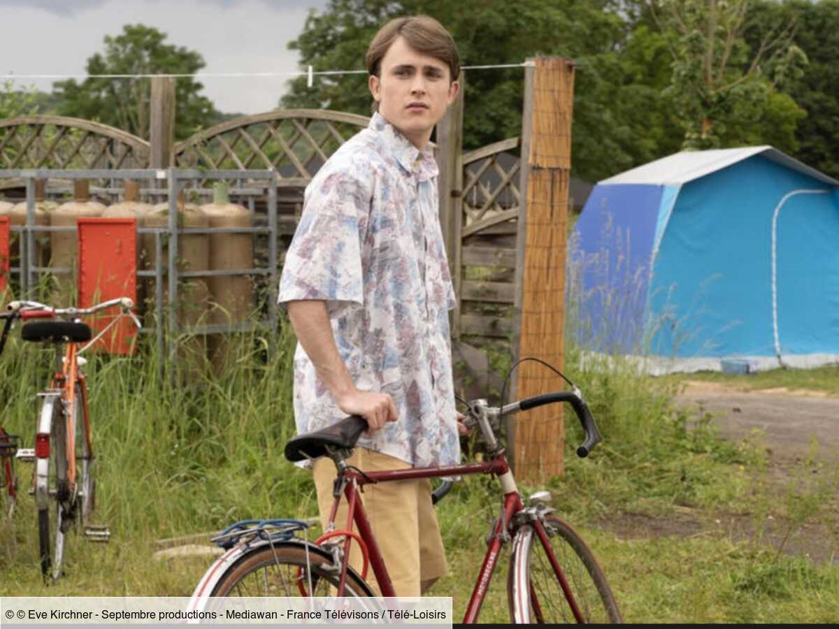 Les ailes collées : La soeur et le père de Max Libert (Paul) ont joué ...