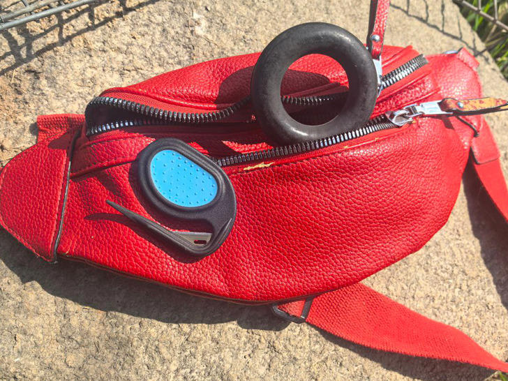 18 People Shared What Unusual Things Can Be Found in a Woman’s Bag