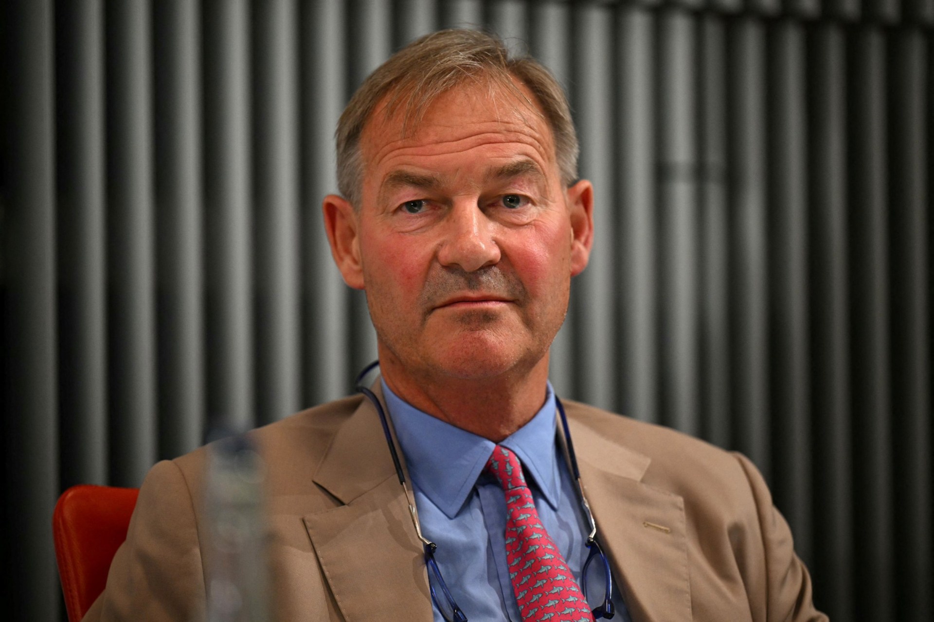 Nigel Farage branded a 'coward and viper' by Rupert Lowe after ...