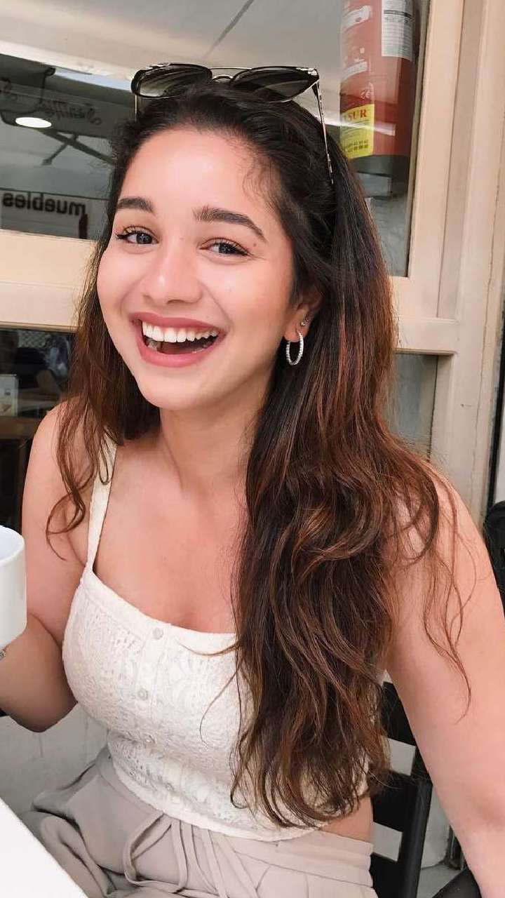 6 Glow Up Secrets By Sara Tendulkar For Teenage Girls