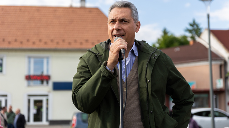 Szarkupac, ellopott pénz és egy 35 éve nem látott vállalás, ilyen volt ...