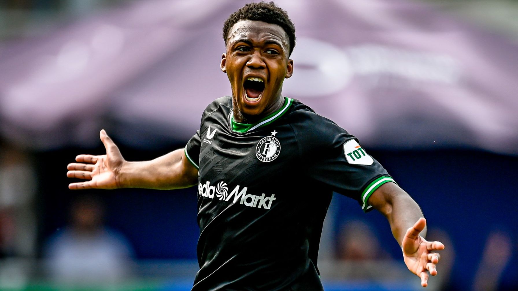 Antoni Milambo salary: How much does Feyenoord wonderkid earn per week ...