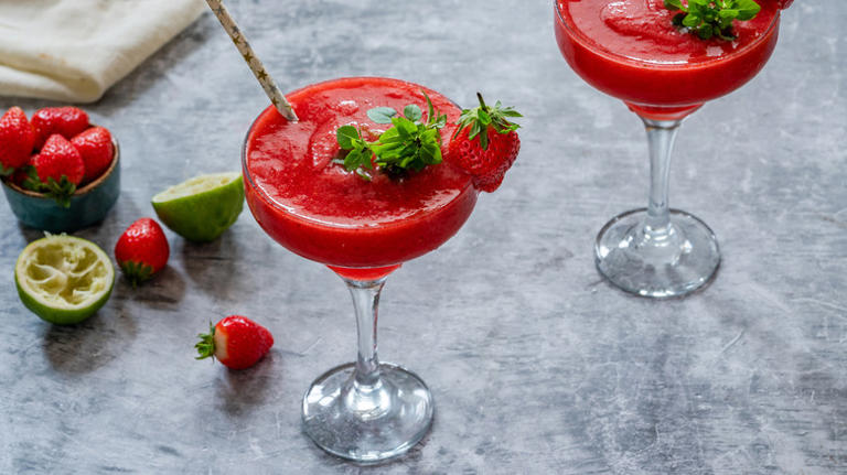 Use This Technique For A Fresh Strawberry Daiquiri That Tastes Like A ...