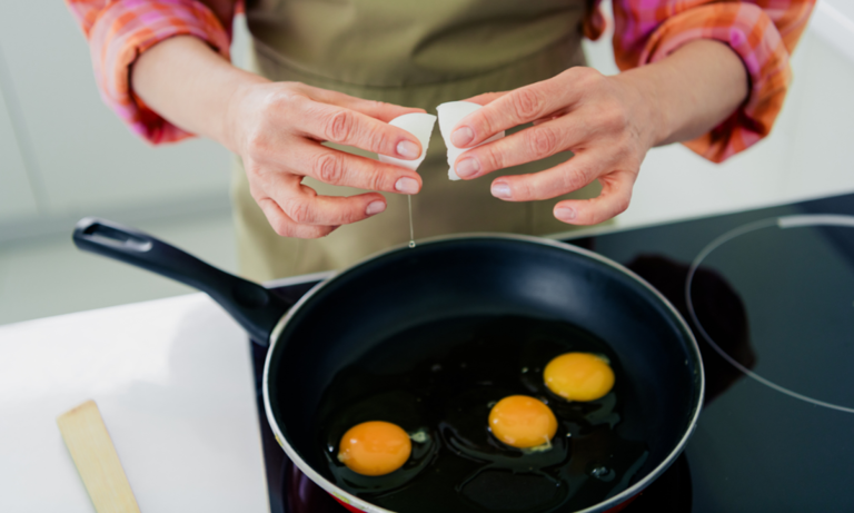 Eiwitten zijn cruciaal als je ouder wordt: 8 signalen van een tekort