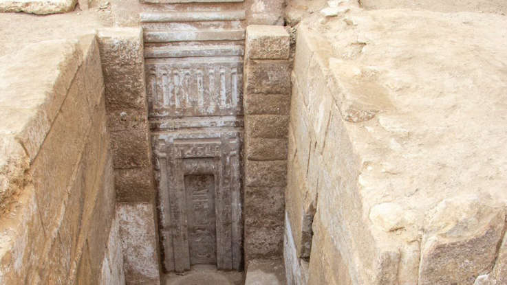 Archaeologists discover mysterious door inside 4,000-year-old Egyptian tomb Archaeologists discover mysterious door inside 4,000-year-old Egyptian tomb