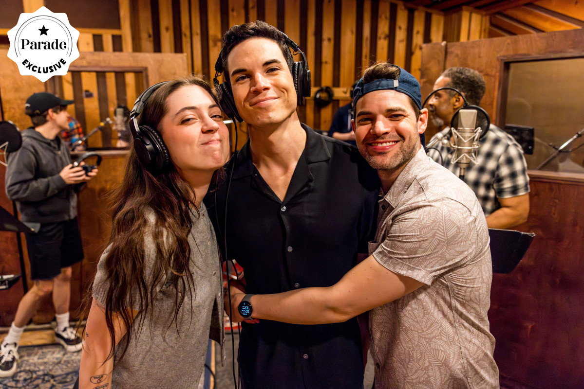 Go Behind the Scenes With Lizzy McAlpine and Jeremy Jordan as They ...