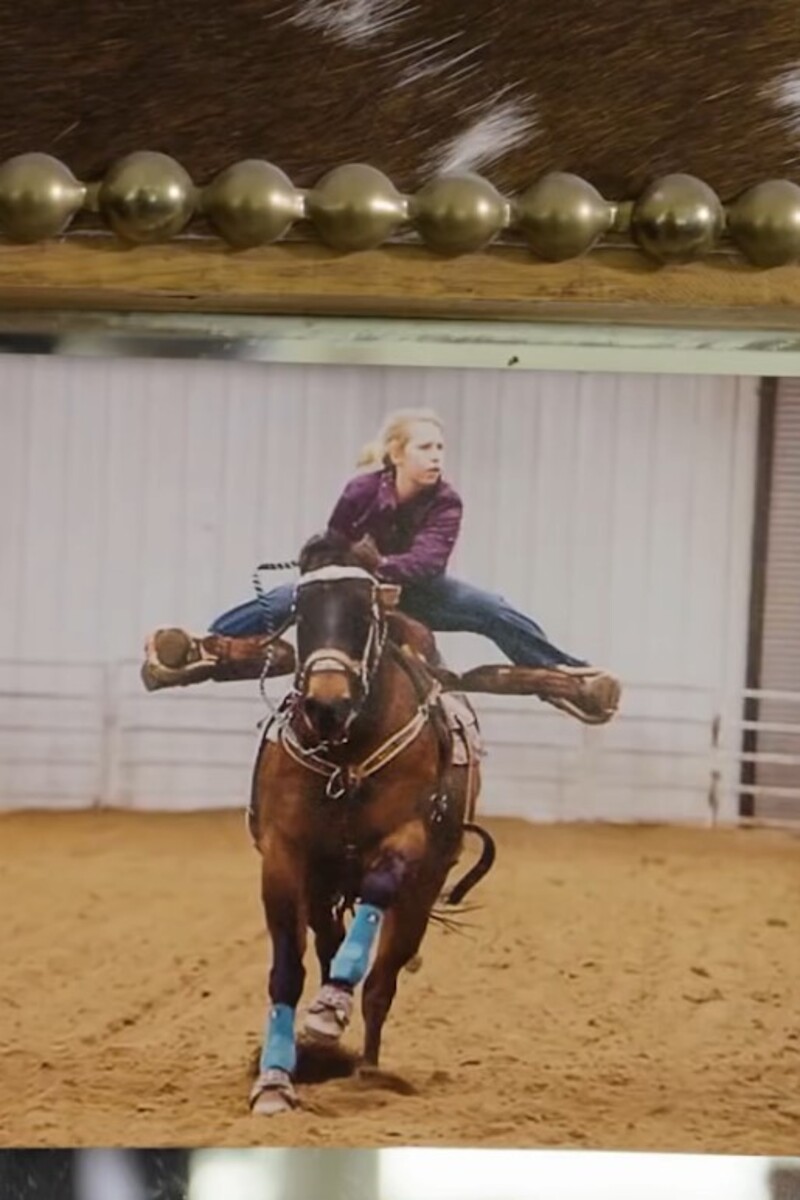 Amberley Snyder, Triomphe sur l'adversité dans les courses de barils