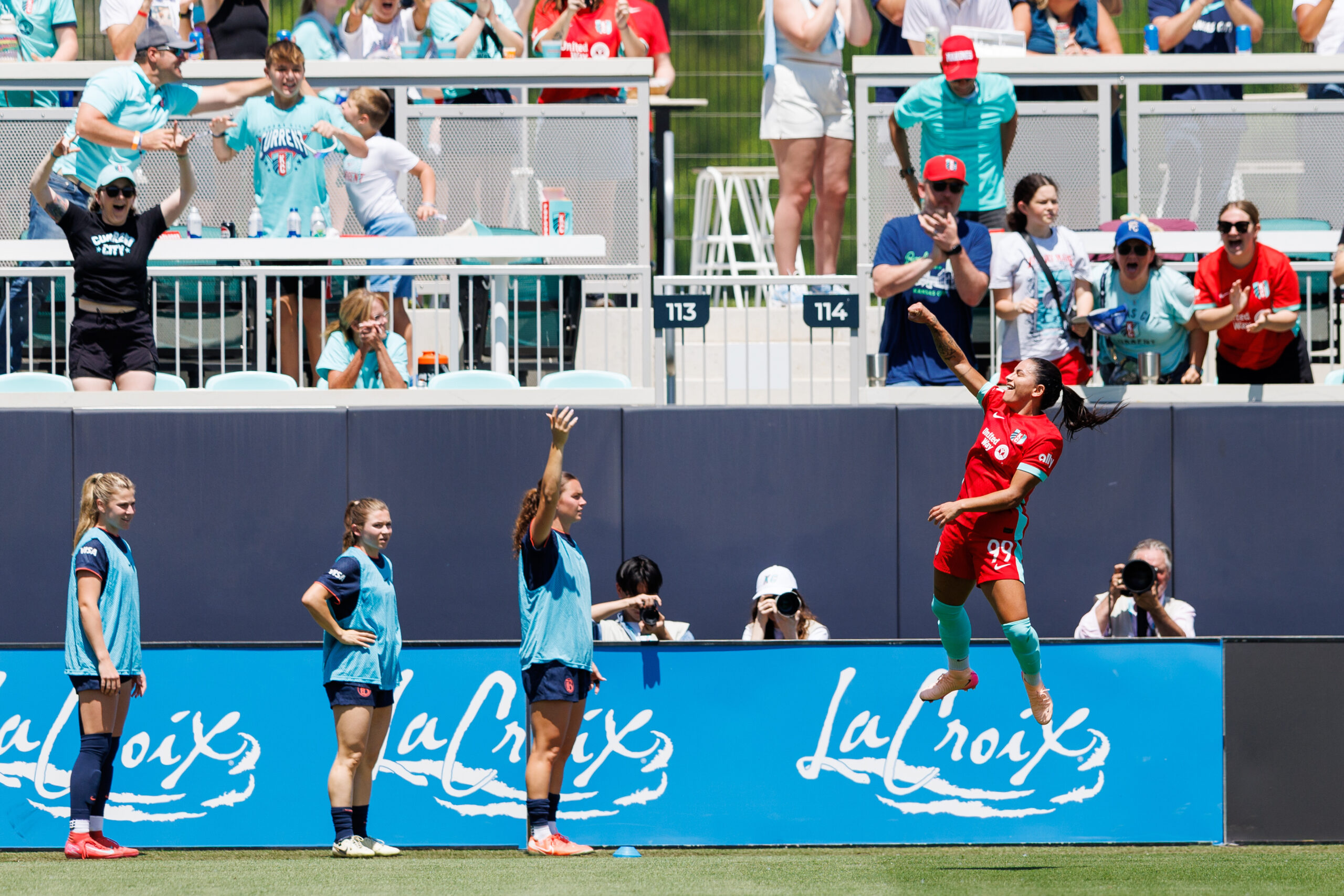Anatomy of a Goal: Good offense meets bad defense in Debinha's strike ...