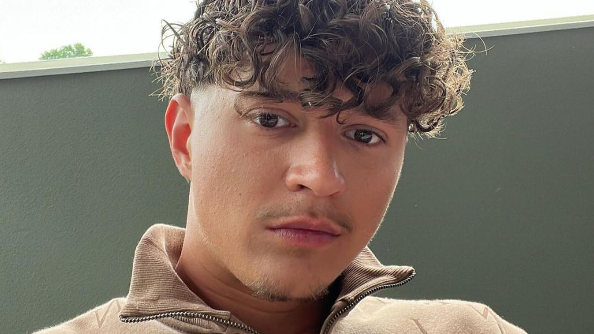 EOTB-Marc Junior betrapt door Megan: “Wat doen jullie met mijn vriend?”