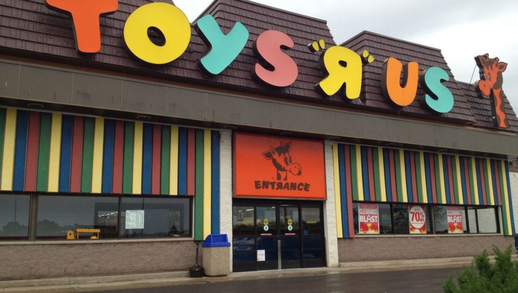 15 Stores from the ’80s That Defined Our Youth