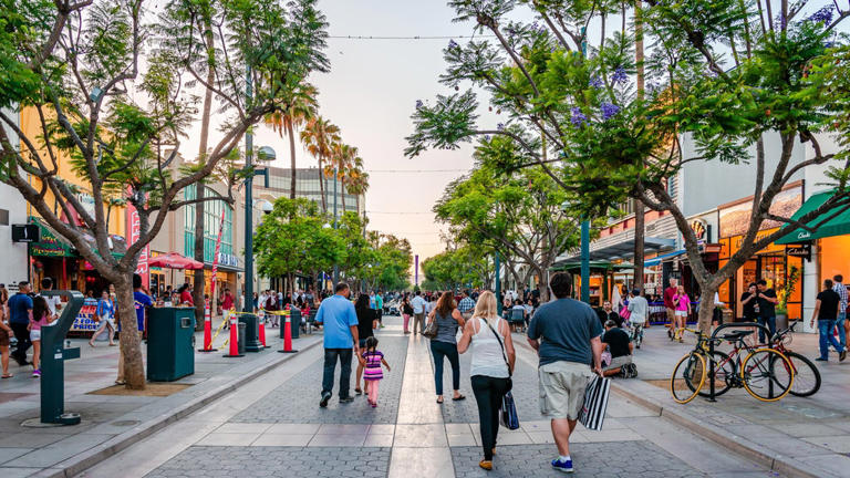 Santa Monica officials pass public drinking zone proposal aimed at ...