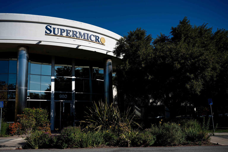 Supermicro Soars Wednesday, Extending Gains as AI Stocks Rally