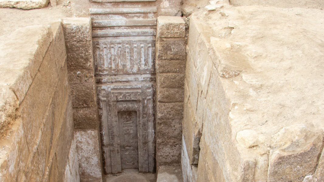 Archaeologists Discover Mysterious Door Inside 4 000 Year Old Egyptian Tomb