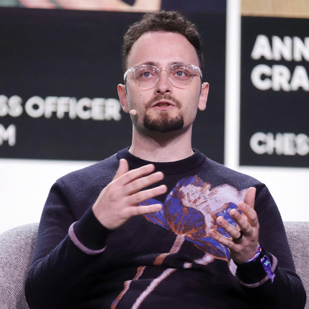 Bekannter Influencer in Berlin: Levy Rozman versorgt Millionen mit ...