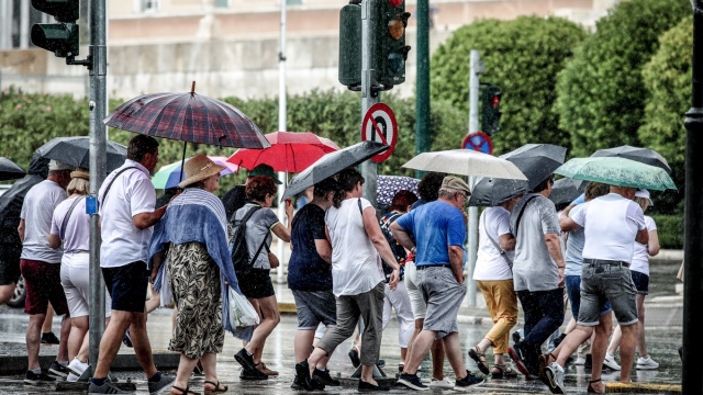 Καιρός: Συννεφιά με… θερμοκρασίες καλοκαιριού - Πού θα σημειωθούν ...