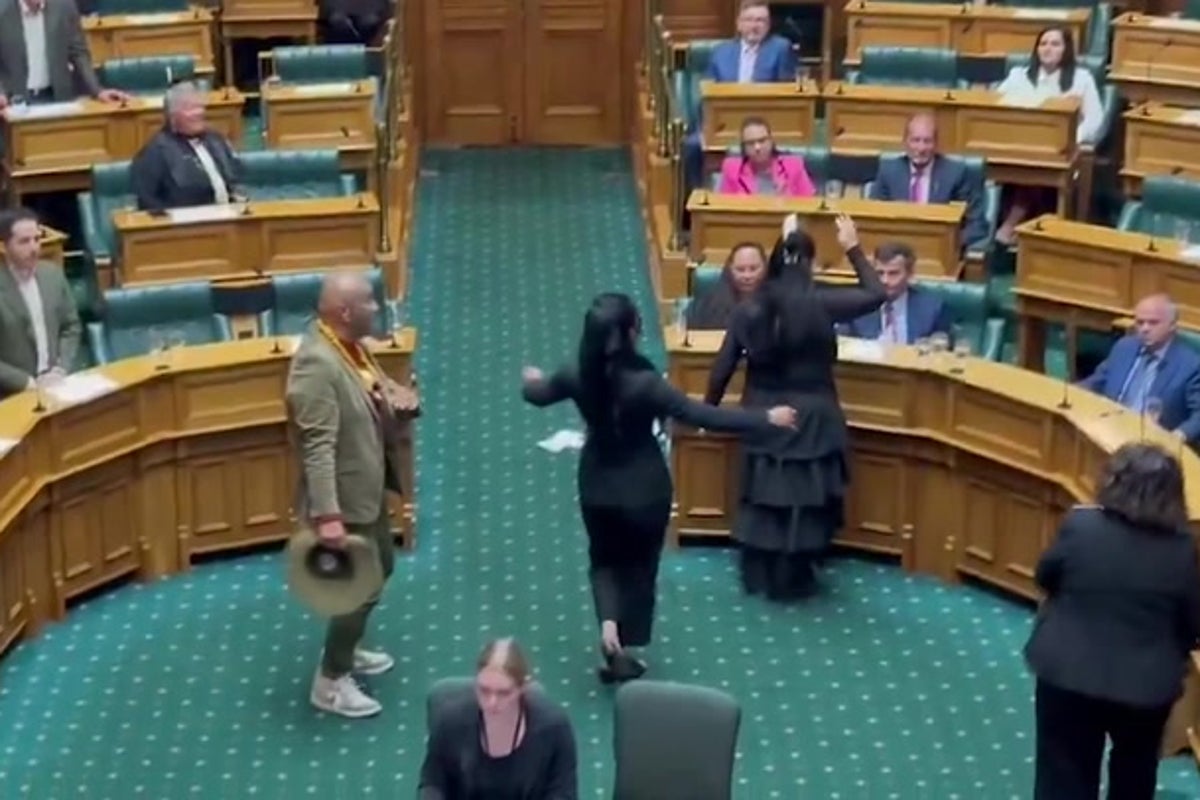 New Zealand MPs suspended for performing haka in parliament
