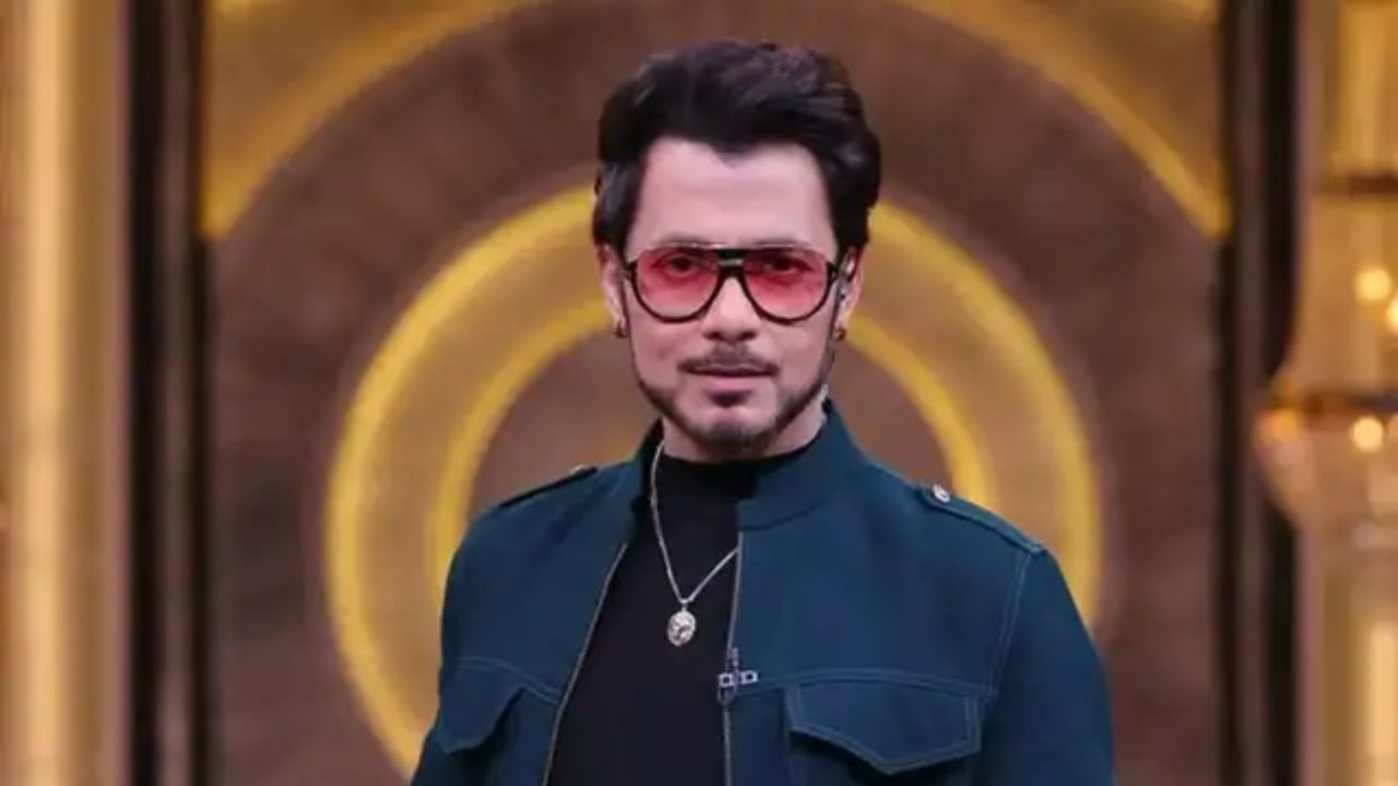 Shark Tank India's Anupam Mittal heads to Kashmir with his family to ...