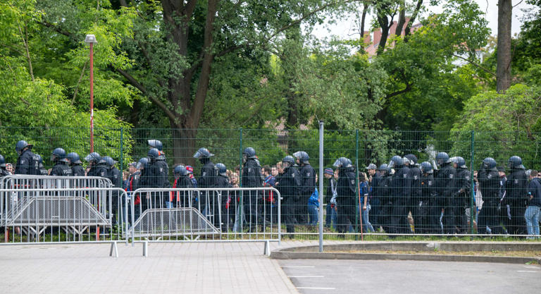 Festnahmen, Gewalt und Verletzte: So widersprüchlich bewerten ...