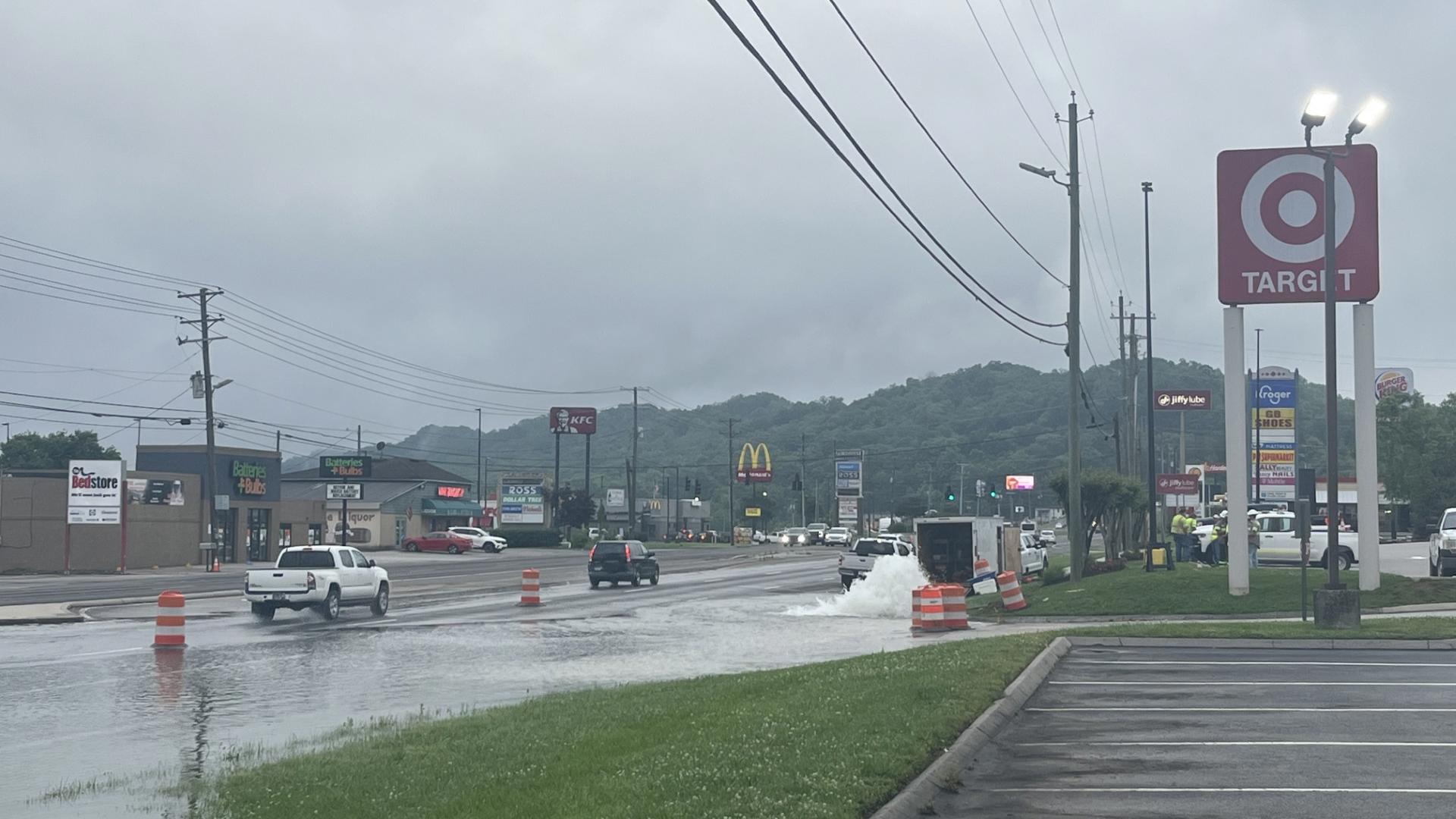 Water main break on Clinton Hwy