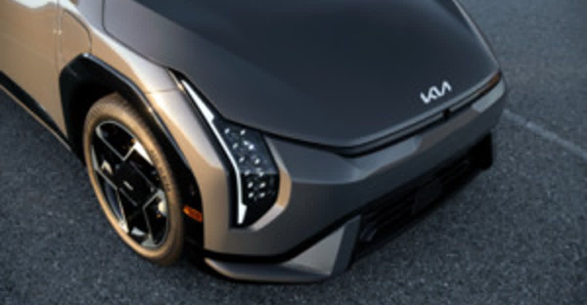 기아 EV4, 첫 전기 세단 도전… 533km 주행거리로 테슬라 모델3와 경쟁