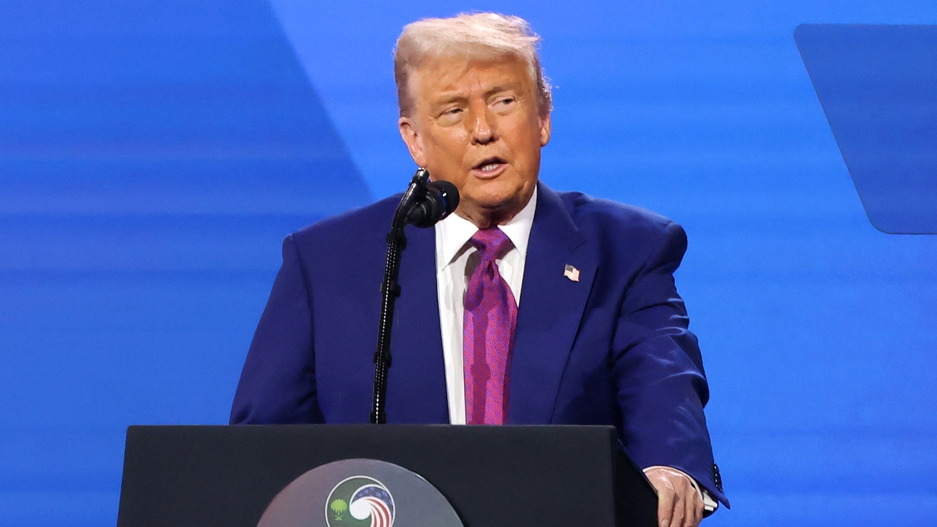 Trump meets with Syrian leader after promising to lift sanctions