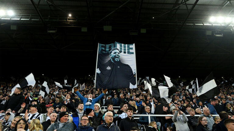 Eddie Howe returns to the RVI to thank them - A must watch