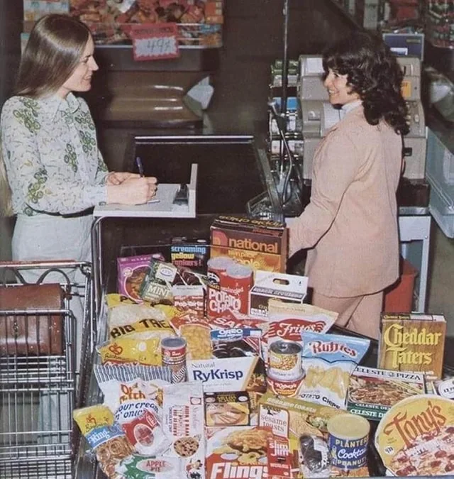 21 Vintage Photos of 1970s Grocery Stores