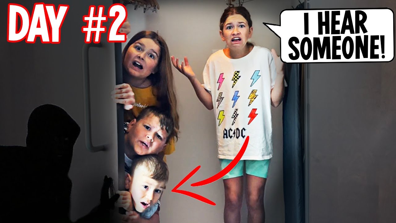 Last To Leave The Closet Challenge! 😱