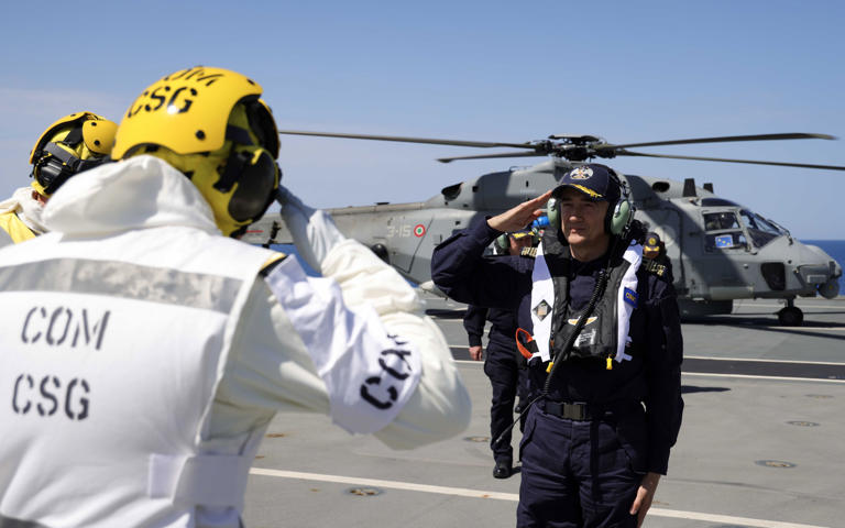 Determined HMS Prince of Wales pilots conduct intense night flying ...