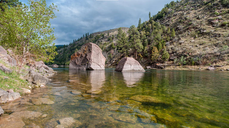 One Of Utah's Cutest Riverfront Cities Is Surrounded By Scenic Canyons ...