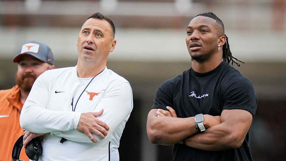 Bijan Robinson Reveals How Reggie Bush Impacted Texas Longhorns, USC ...