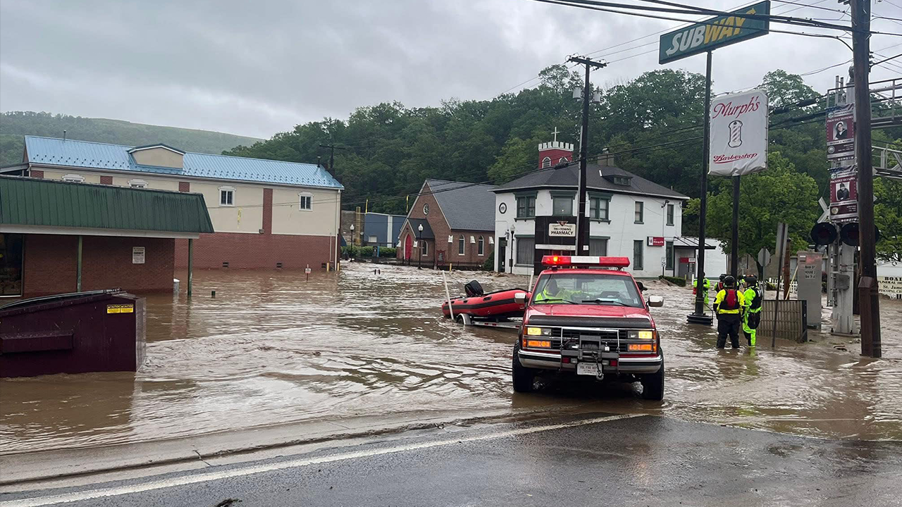 Maryland flash flooding prompts rescue of hundreds of students trapped ...