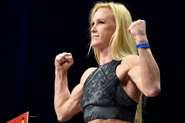 Holly Holm to challenge Stephanie Han for lightweight title Jan 3