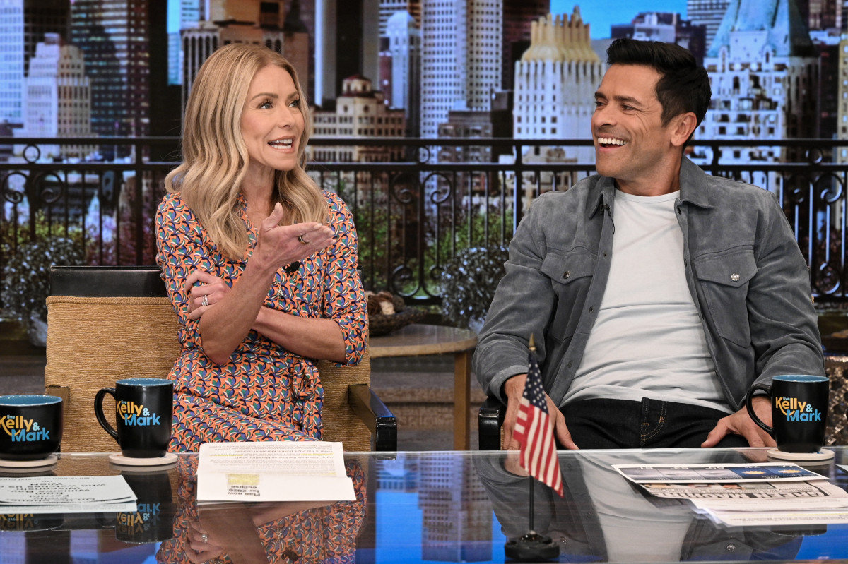 Kelly Ripa Struggles to Explain Risqué Act to Mark Consuelos