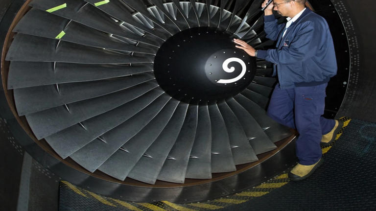 How Are Airplanes Maintained? (And How Often Is It Done?)