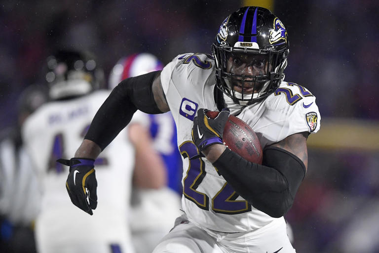 Ravens reach 2-year, $30 million extension with running back Derrick ...