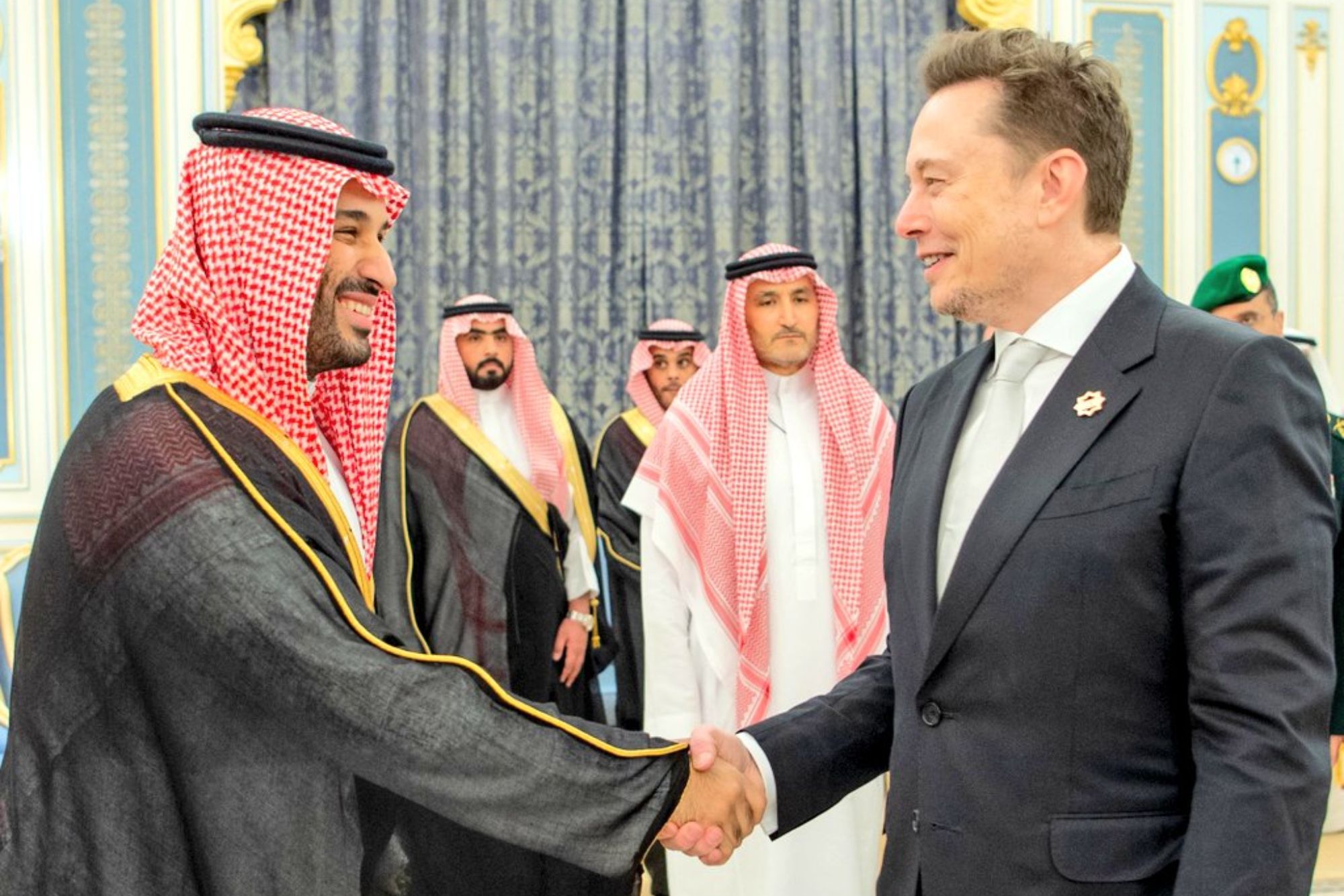 Elon Musk Allegedly Called Arabic the 'Language of the Enemy' Before ...