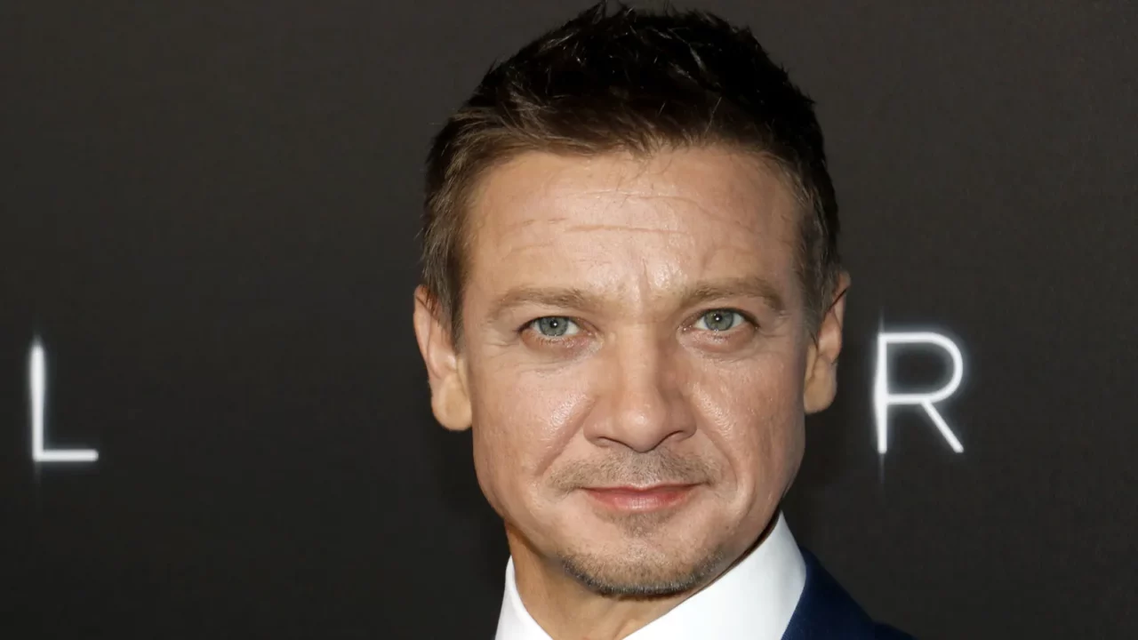 Jeremy Renner Declined Hawkeye 2 Over Pay Cut