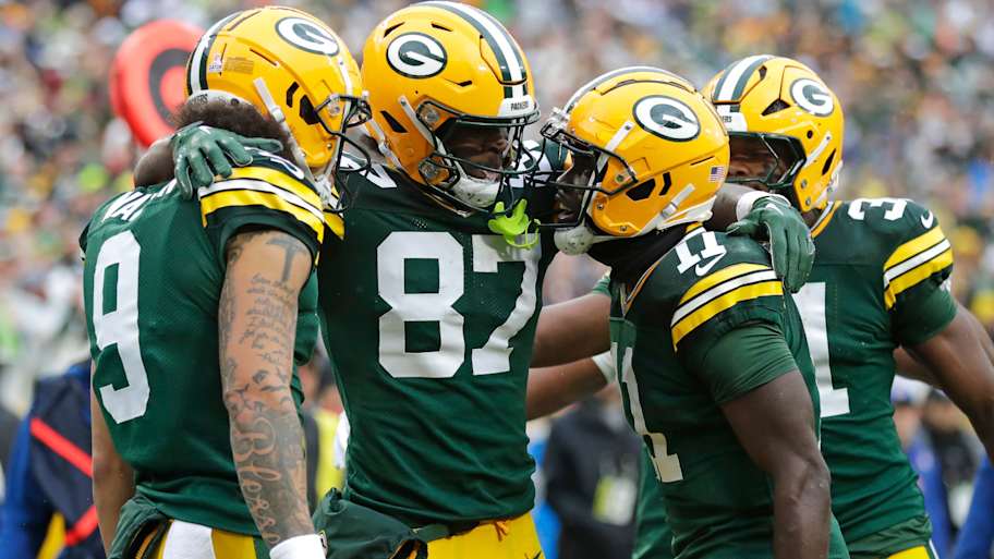 Top Packers WR Embracing Rookies Despite Job Being at Risk