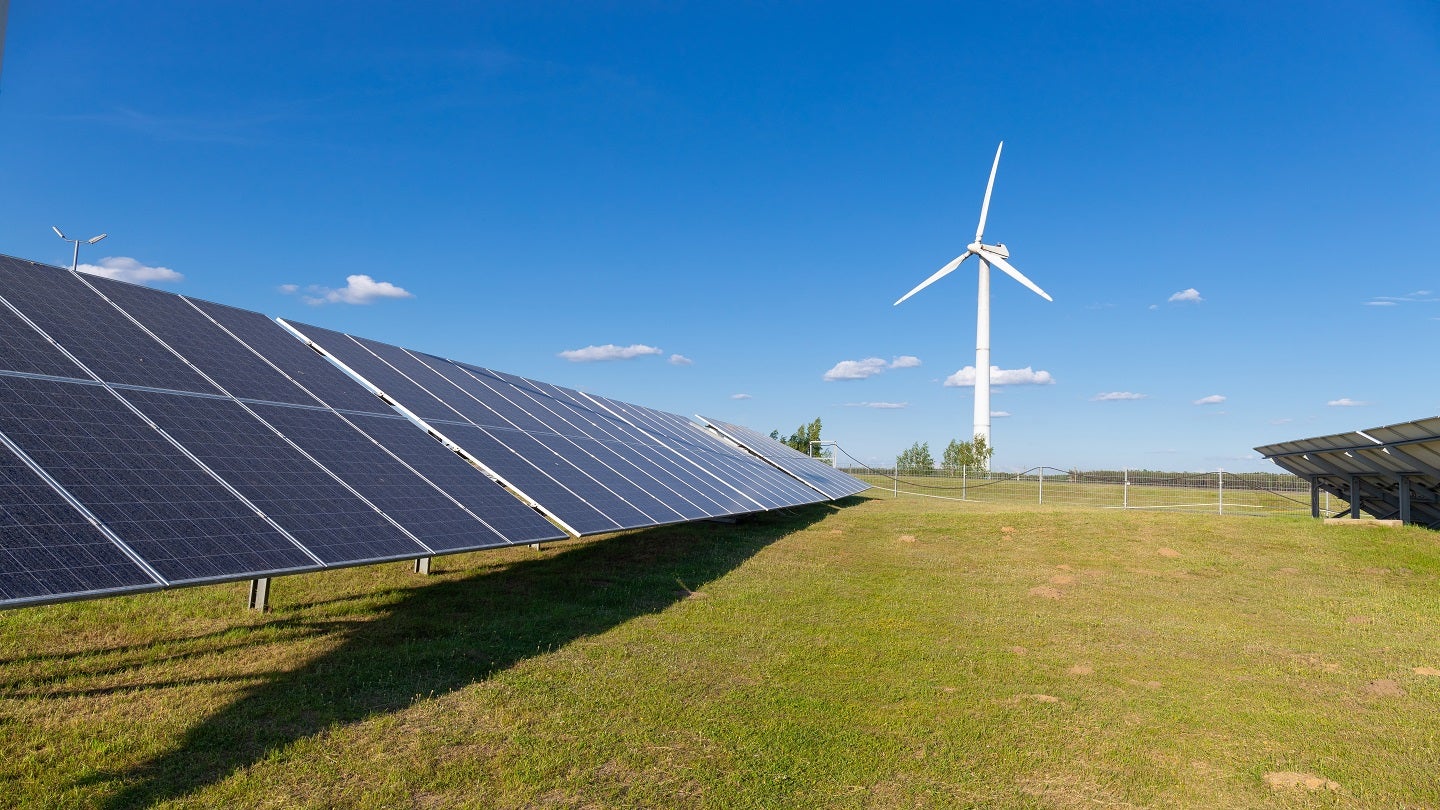 Report reveals outdated grid planning delays Europe’s renewable shift